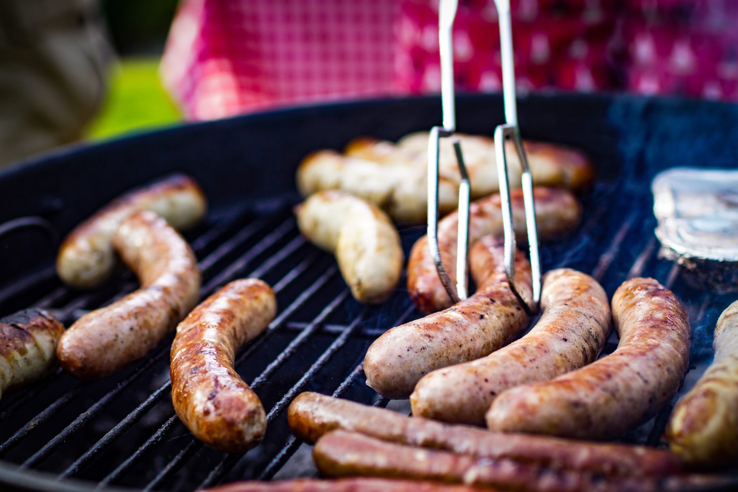 Comment cuire des saucisses au barbecue ? - Socopa Comment cuire des saucisses au barbecue ? - Socopa