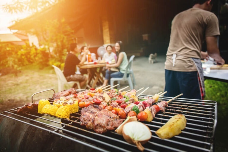 Nos conseils pour réussir sa soirée barbecue entre amis - Socopa